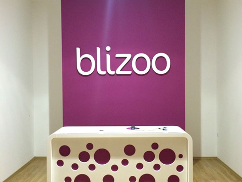 Blizoo - София. Обемни букви, Интериорни реклами, Брандиране.